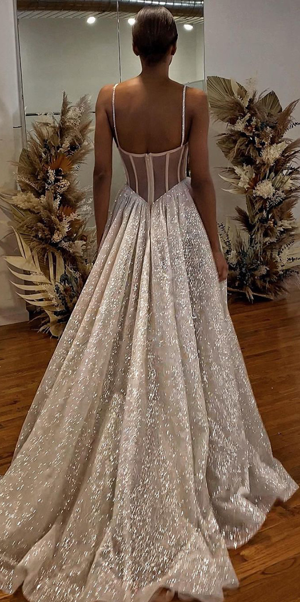 Modern Wedding Dresses: 18 Styles To Stand Out