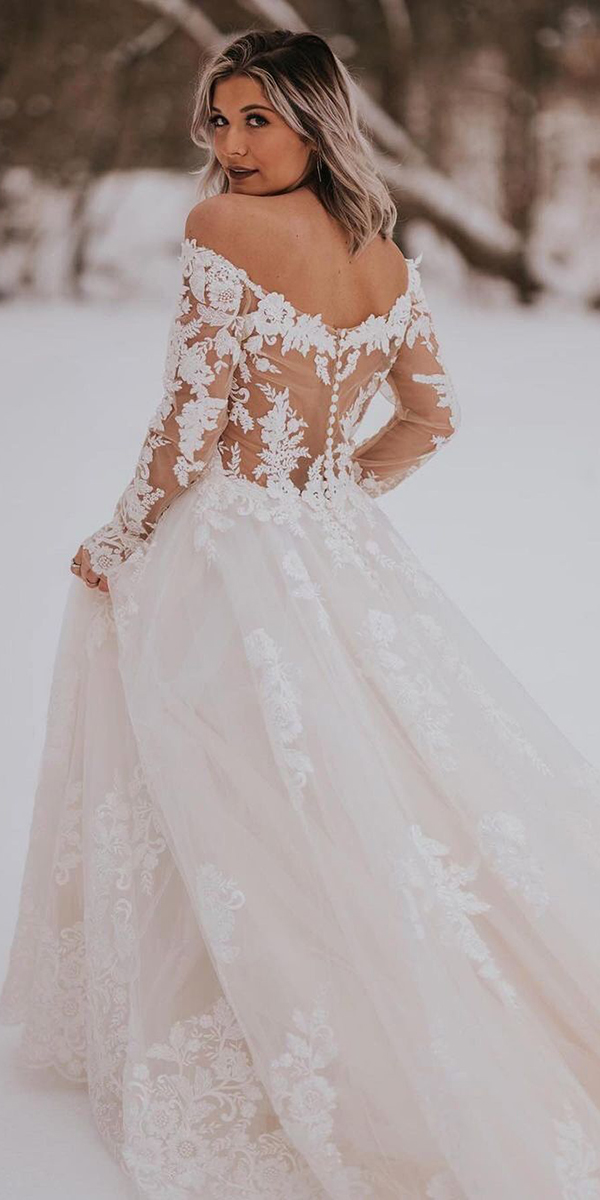 Winter Wedding Dresses: 18 Impeccable Ideas