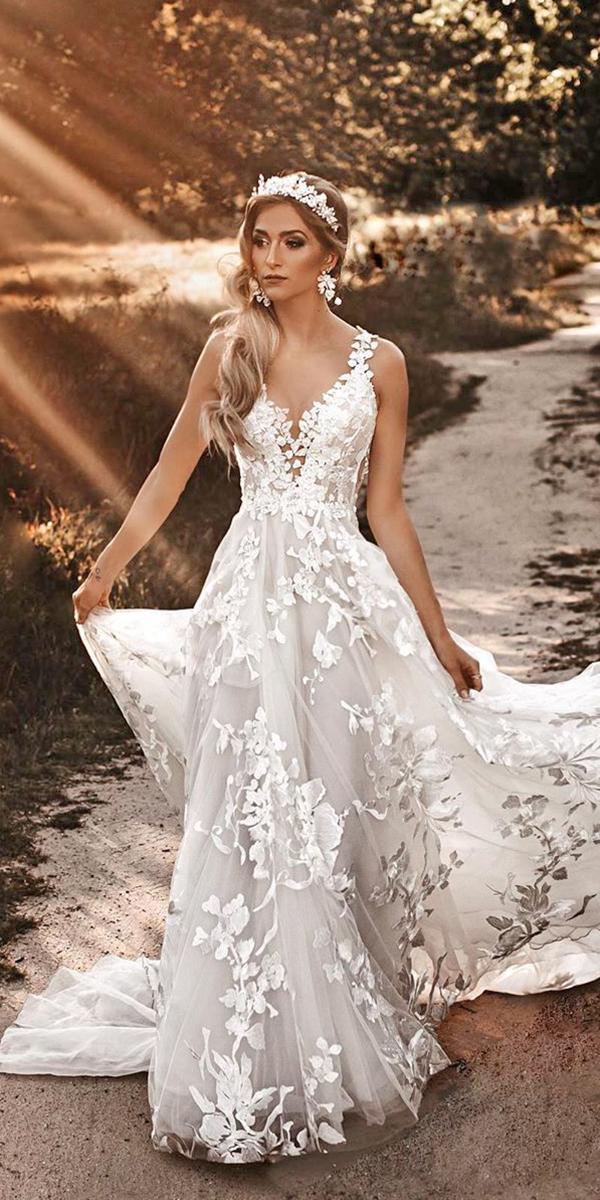 Country Wedding Dresses: 24 Bridal StylesWedding Dresses Guide