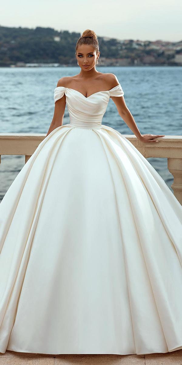 Silk Wedding Dresses For Elegant and Refined Bride