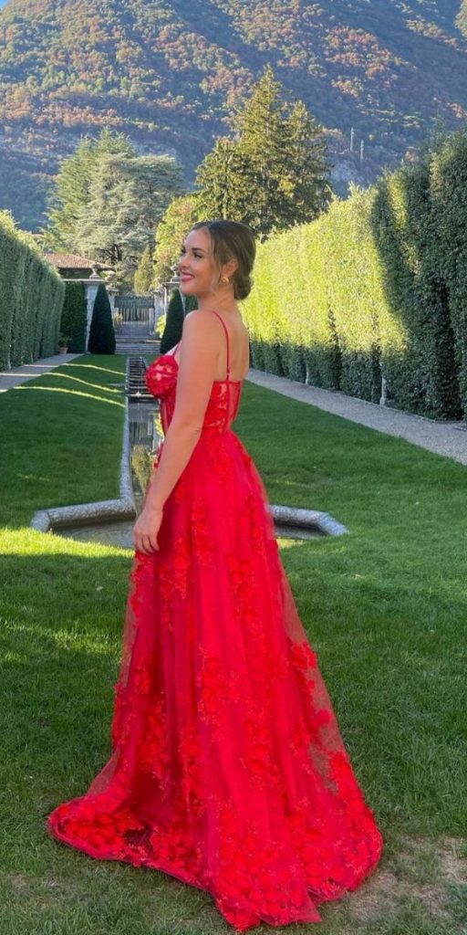 Blood Red Wedding Dresses: 12 Amazing Suggestions