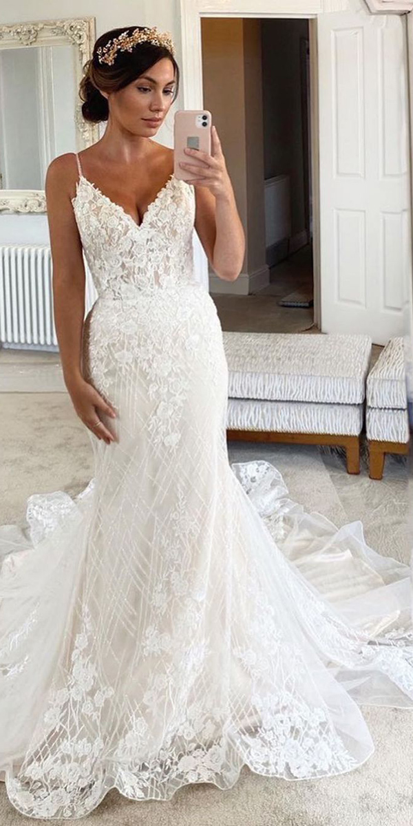 Trumpet Wedding Dresses That Are Fancy & Romantic